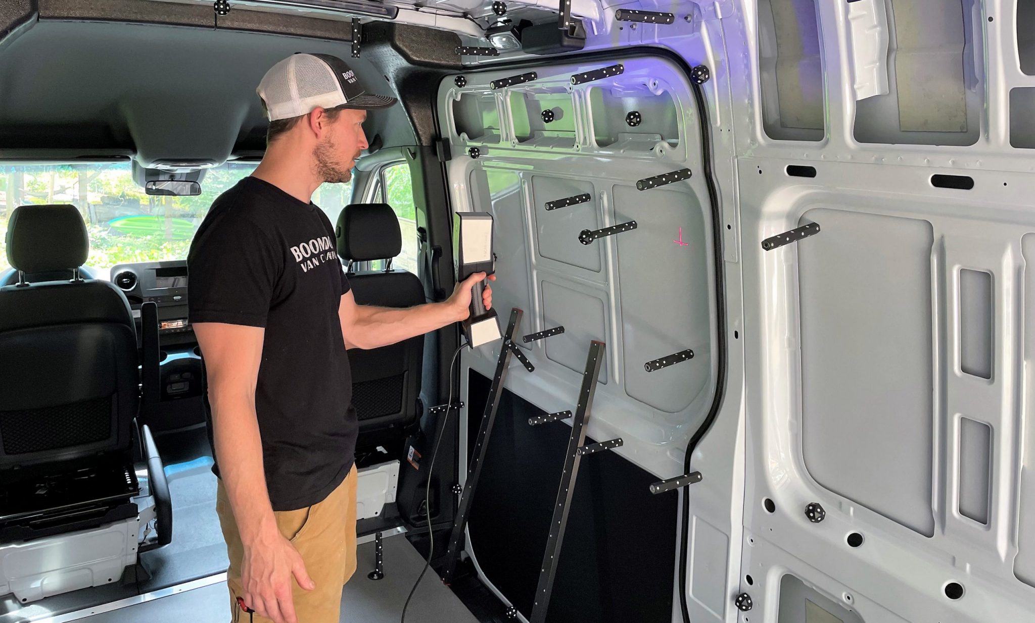 #HandsOnMetrology | Van retrofitting with portable 3D scanner